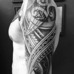 Tätowiererin Berlin: Mandala, Blackwork, Maori Tattoos, Polynesischer Stil